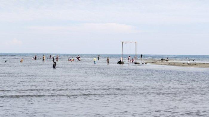 12 Km dari Pusat Kota, Pantai Batu Meana Masih Jadi Prioritas Warga ...