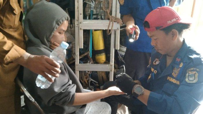 AKSI Heroik Petugas Damkar Mamuju Evakuasi Cincin dari Jari Manis ...