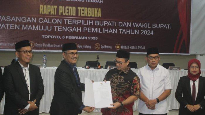 SAH! KPU Mamuju Tengah Tetapkan Arsal - Askary Bupati Terpilih Pilkada ...