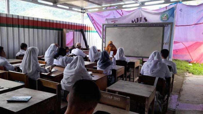 Tahun Ajaran Baru, Siswa SMKN 1 Rangas Mamuju Masih Gunakan Ruangan ...