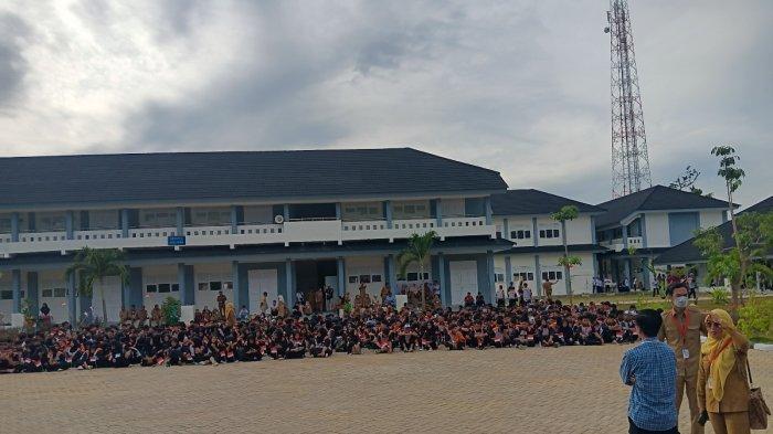 Siswa SMK Rangas Mamuju Antusias Sambut Presiden Jokowi di Sekolahnya ...