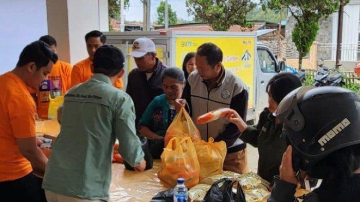 Jaga Stabilitas Harga Pangan Jelang Nataru, Pemkab Mamasa Bersama Bulog Adakan Pasar Murah ...