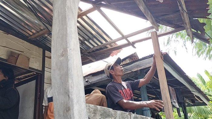 Warga Balanipa Polman Mulai Perbaiki Rumah Rusak Akibat Angin Kencang - Tribun-sulbar.com