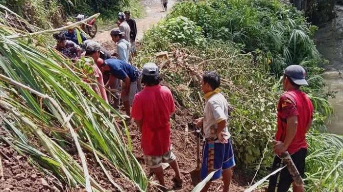 BREAKING NEWS : Tanah Longsor Terjang Dua Desa di Polman, Satu Rumah Warga Rusak - Tribun-sulbar.com