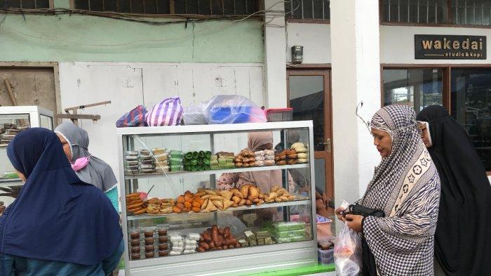 Sepekan Jelang Lebaran, Warga Berburu Takjil di Majene Makin Ramai - Tribun-sulbar.com
