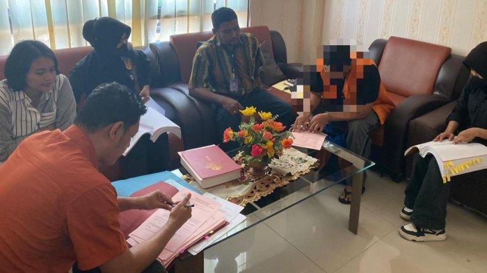 Berkas Perkara Lengkap, Guru Ponpes Cabuli 7 Santriwati di Mamuju ...