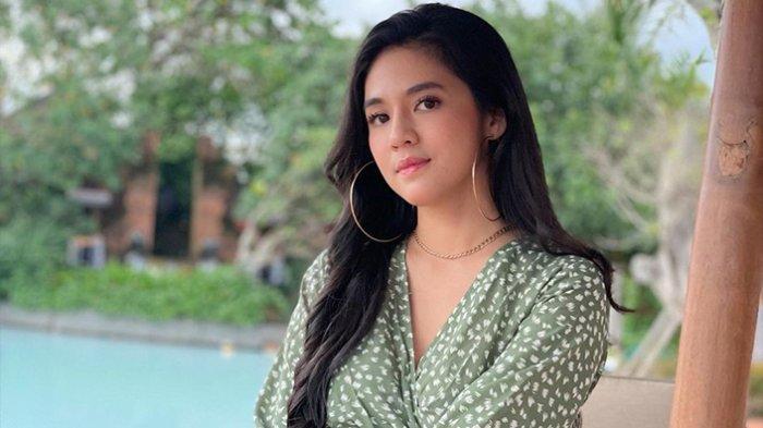 Putri Una Astari