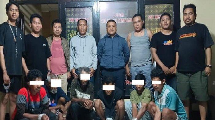 6 Pria Ditangkap Polisi Digerebek Main Judi Kartu di Teras Rumah Warga Desa Waara Buton Tengah ...