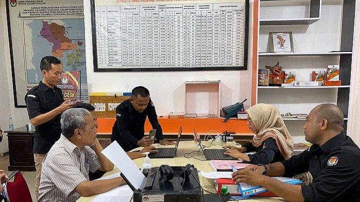 Amirul Tamim Jadi yang Pertama Menyerahkan Bukti Dukungan Bakal Calon Anggota DPD RI ke KPU ...