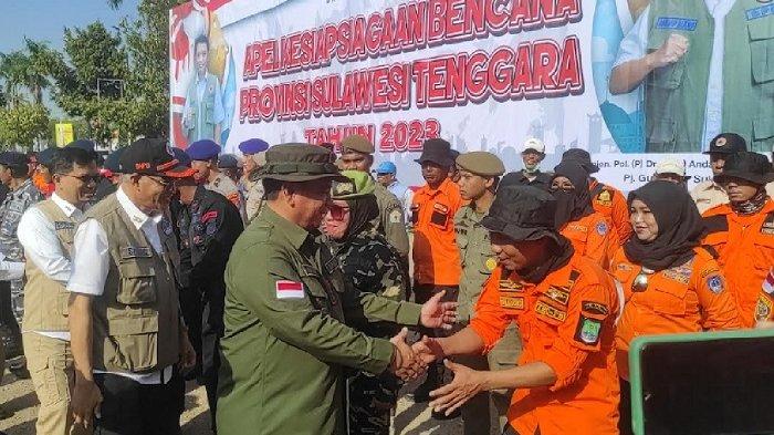 Pj Gubernur Sultra Andap Budhi Tekankan Sinergitas dan Kesiapsiagaan Saat Pimpin Apel Siaga ...