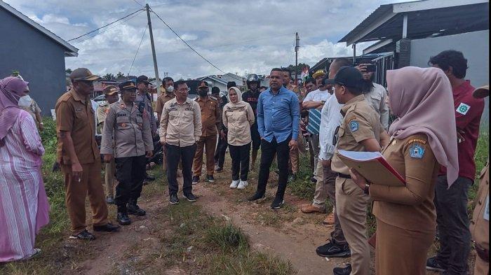 DPRD Kendari Tinjau Lokasi Jalan Umum di BTN Baruga Nusantara, Rajab Jinik Sebut Tak Sesuai ...