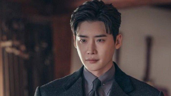 Daftar Drama dan Film Korea Dibintangi Lee Jong Suk, While You Were Sleeping, Big Mouth, Decibel ...
