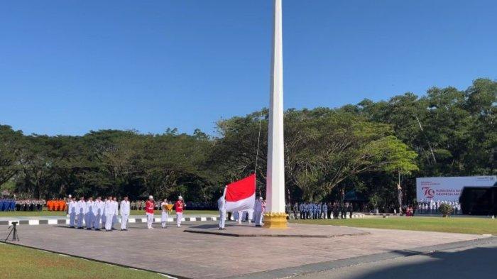 Detik-detik Pengibaran Bendera Merah Putih HUT ke-79 RI di Kantor Gubernur Sulawesi Tenggara ...