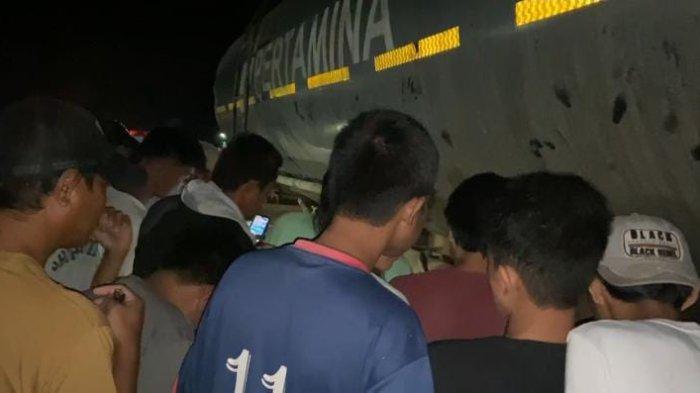 Detik-detik Evakuasi Korban Lakalantas di Desa Puday Konawe Sultra Dari ...