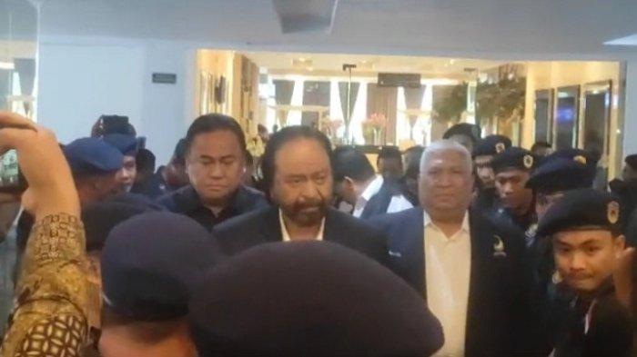 BREAKING NEWS Garda Pemuda Nasdem Sambut Surya Paloh Hadiri Orientasi Caleg 2023 di Kota Kendari ...