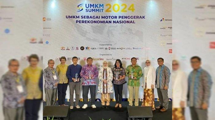 JNE Terima Penghargaan Mitra UMKM pada UMKM Summit Awards 2024 ...