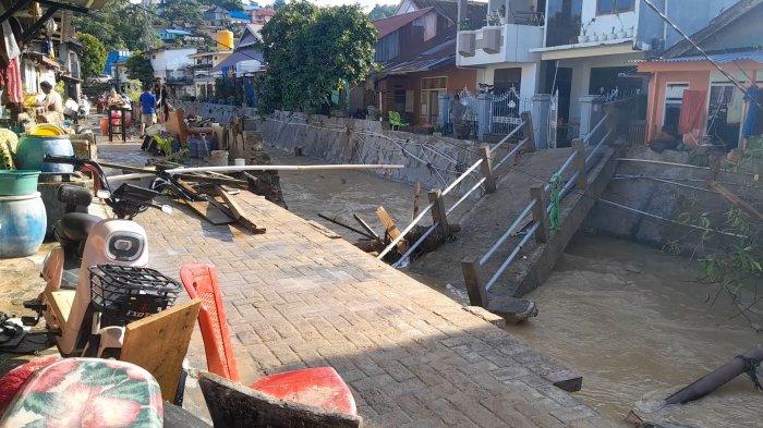 Jembatan Beton di Lorong Setgas Kendari Sulawesi Tenggara Patah Usai ...