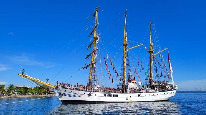 KRI Dewaruci Sandar di Pelabuhan Murhum Baubau Sultra, Wali Kota Sebut ...