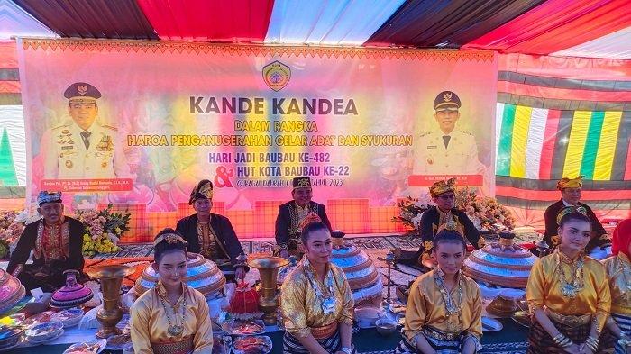 Selain Mendapat Gelar Kehormatan Untuk Pj Gubernur Sultra di Baubau ...