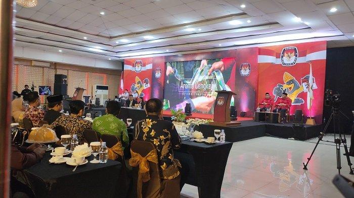 Ketua KPU Kolaka Sebut Debat Pilkada 2024 Amri vs Jayadin Paling ...