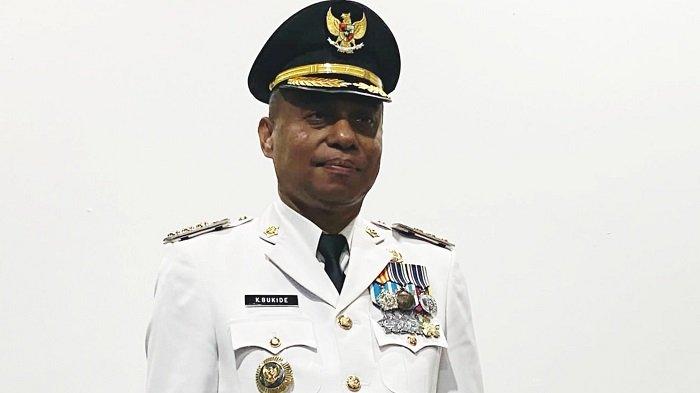 Kostantinus Bukide Resmi Jabat Pj Bupati Buton Tengah, Fokus Jaga Netralitas ASN Jelang Pilkada ...