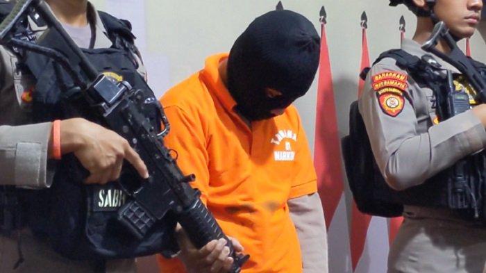 Kuli Bangunan Terciduk Bawa Sabu di Pelabuhan Murhum Baubau Ternyata Hendak Diedarkan ke Banggai ...