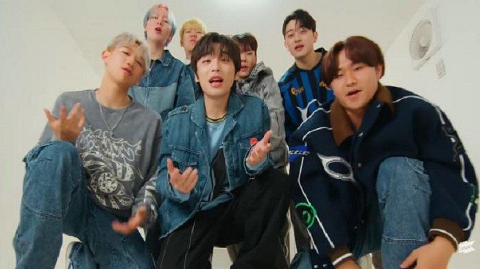 Lirik Lagu Play With Me - Pagaehun, KKANBYEONGZ, Terjemahan ...