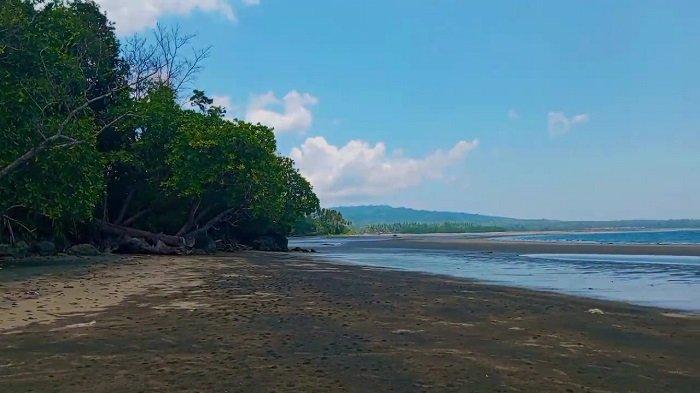 Rekomendasi Wisata di Buton Sulawesi Tenggara, Pesona Pantai Pasir Hitam di Jalan Poros Lasalimu ...