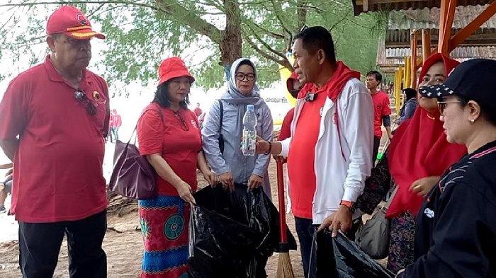 Peringati Ultah Megawati, Puluhan Kader PDIP Sultra Bersih-Bersih ...