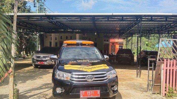 Pj Bupati Muna Barat La Ode Butolo Nyoblos Pemilu 2024 di TPS 01 Desa ...