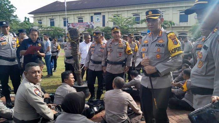 BREAKING NEWS Polresta Kendari Gelar Apel Pasukan Pengamanan TPS Pemilu 2024 - Tribunnewssultra.com