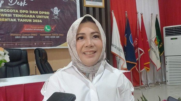 Putri Bupati Konawe Selatan Serahkan Berkas Bakal Calon Anggota DPD RI ke KPU Sulawesi Tenggara ...