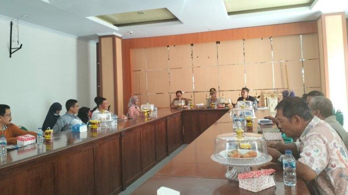 Pemda Kolaka Timur Target Angka Kemiskinan Ekstrim Nol Persen di Tahun ... Pemda Kolaka Timur Target Angka Kemiskinan Ekstrim Nol Persen di Tahun ...
