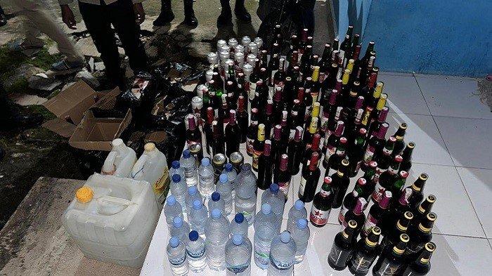 Ratusan Liter Miras Disita Polisi di Buton Tengah Sulawesi Tenggara Saat Operasi Ketupat Anoa ...