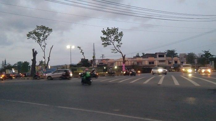 Sempat Macet Panjang di Bundaran Tank Anduonohu Kendari Sulawesi ...