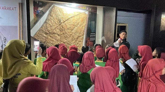 Siswa SD 76 Kendari Diajak Mengenal Sejarah di Museum Sulawesi Tenggara ...