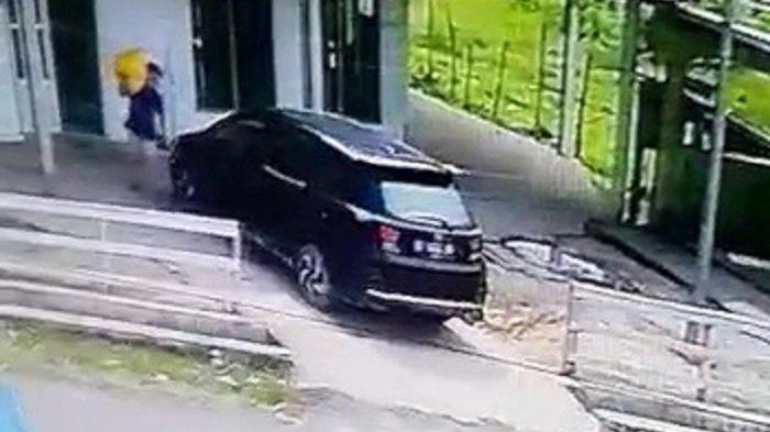 Sosok Maling Beras Zakat Fitrah Di Konawe Selatan Sultra Pakai Baju