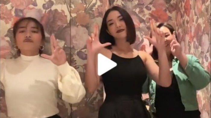 Video Gisel 15 Detik Goyang Lagu Bali Viral TikTok Care Bebek Pakai TankTop Ditonton 1,8 Juta ...