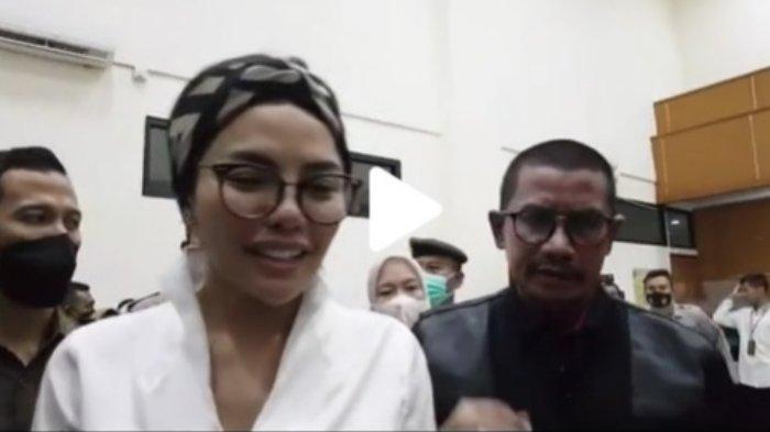 Video Nikita Mirzani Viral di TikTok, Umbar Senyuman hingga Aksi Pengacara Marah-marah Usai ...