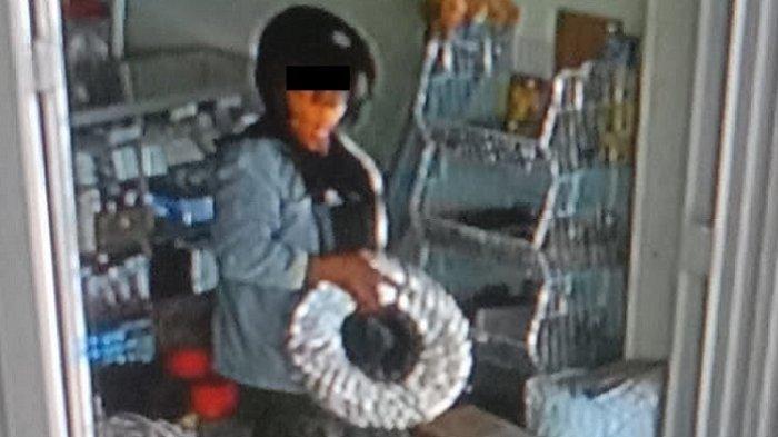 Viral Aksi Pencuri Kabel Terekam CCTV di Baubau Sulawesi Tenggara, Begini Kata Pemilik Toko ...