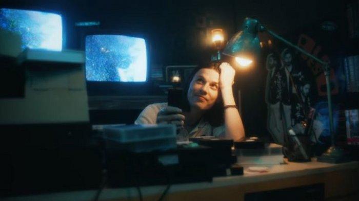 Lirik Lagu Chasing Stars - Alesso & Marshmello feat James Bay, Lengkap ...