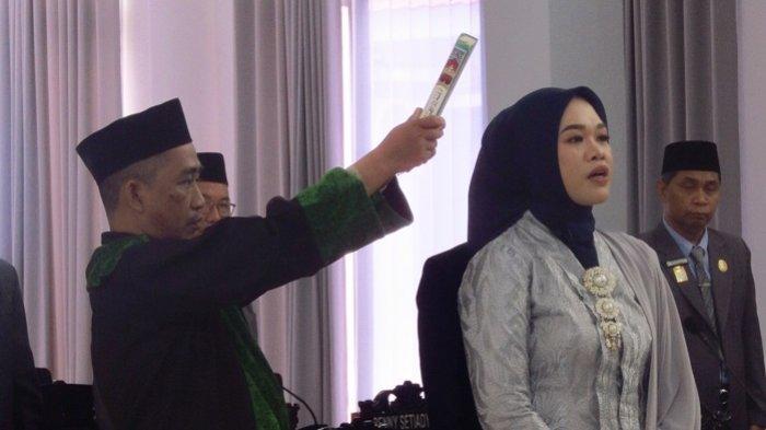Selviana Resmi Dilantik Jadi Anggota DPRD Konawe, Gantikan Almarhum ... Selviana Resmi Dilantik Jadi Anggota DPRD Konawe, Gantikan Almarhum ...