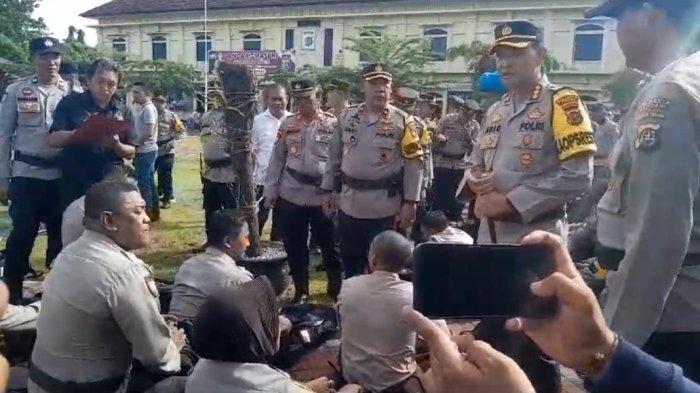 Kapolresta Kendari Larang Anggotanya Main Domino Saat Amankan TPS Pemilu 2024: Harus Fokus Tugas ...