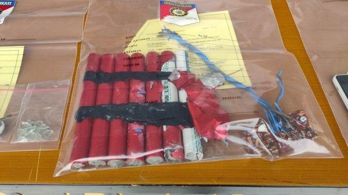 Rakit Bom dari Benda Seadanya demi Rampok Bank, Pria Ini Diikat Warga ...
