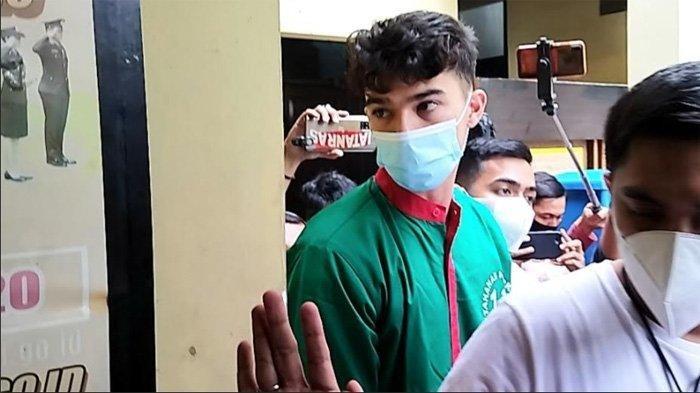 Pesinetron Jeff Smith Ditangkap Atas Kasus Narkoba, Akui Konsumsi Ganja karena Susah Tidur ...