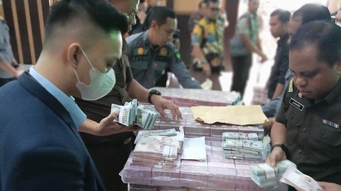 BREAKING NEWS Kejati Sultra Sita Uang Rp79 Miliar Kasus Korupsi PT Antam Blok Mandiodo Konawe ...