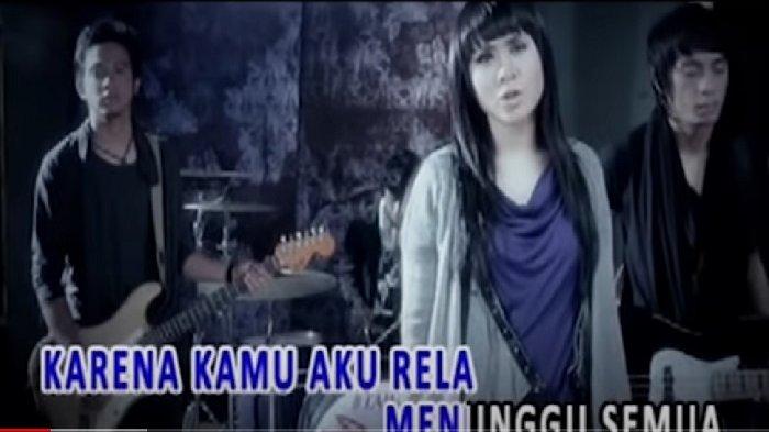 Lirik Lagu Viral Karena Kamu Versi Momo Geisha, 12 Tahun Lalu Dirilis Kini Banyak Jadi Sound ...