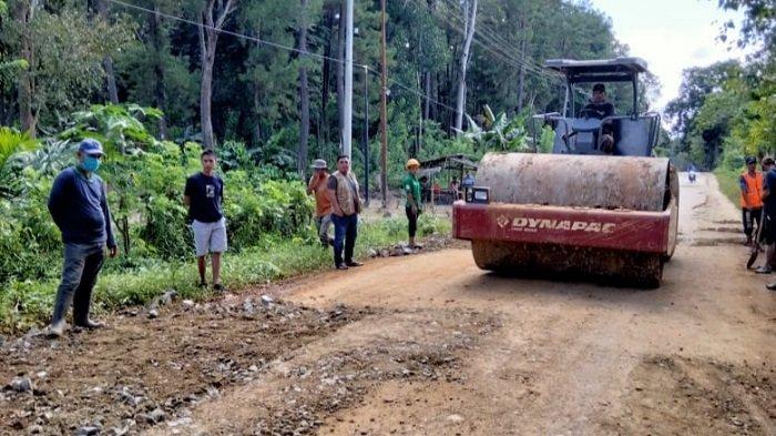 Dua Perusahaan Tambang di Konawe 'Patungan' Perbaiki Jalan Rusak di Lambuya dan Puriala ...