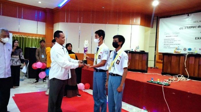 SMA Negeri 9 Kendari Sabet Juara 1 di Olympic of Economy Education se ...