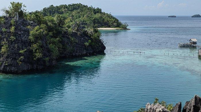 Daftar Spot Wisata Pulau Labengki Konawe Utara: Danau Kembar, Blue ...